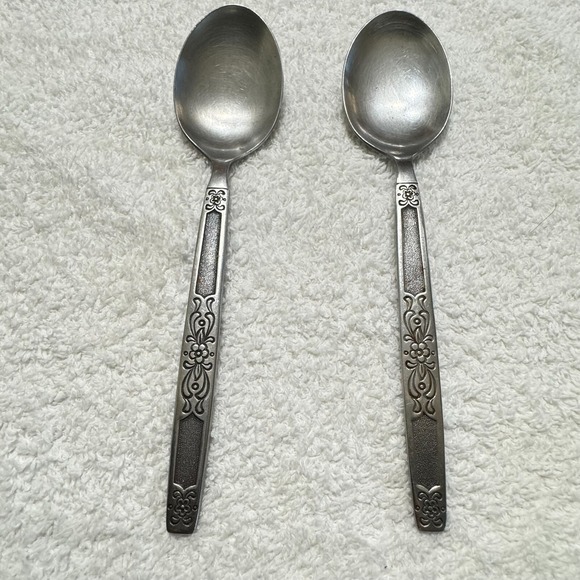 Oneida | Dining | 2 Table Spoons Oneida Northland Stainless Flatware ...